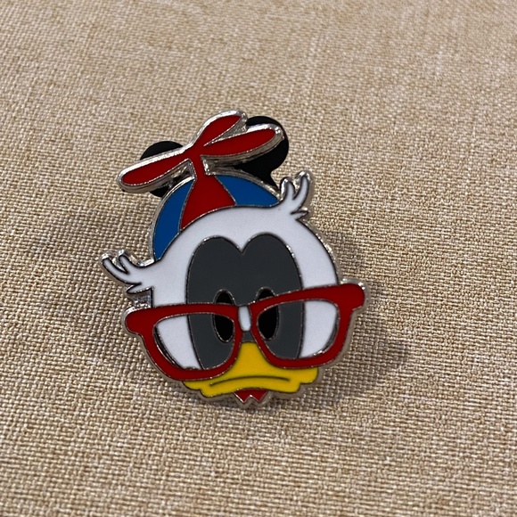 Disney | Other | Disney Donald With Glasses Pin Nerds Rock Head ...